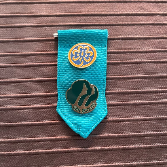 Accessories | Girl Scout Insignia Tab World Trefoil Pin Girl Scout ...